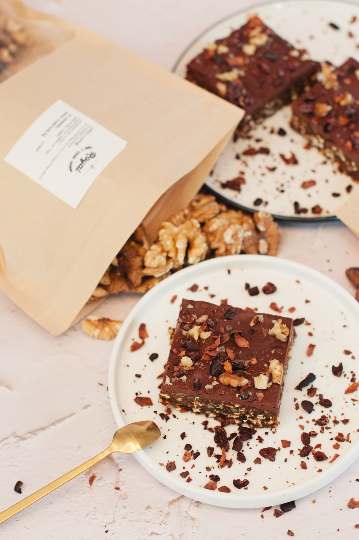 Сурово орехово брауни - Healthylicious